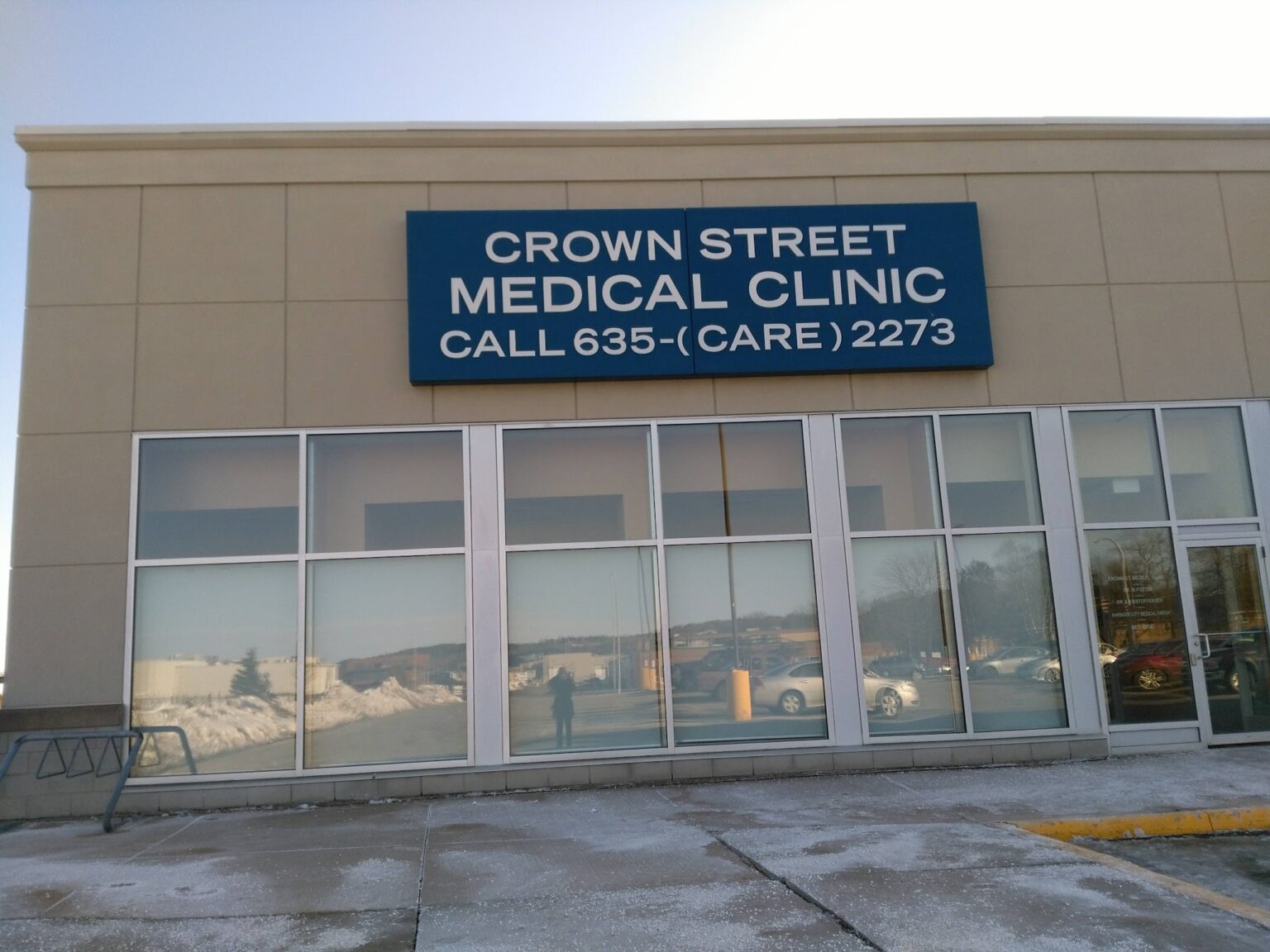 Crown Street Medical Clinic: Contact and Review - Local Canada